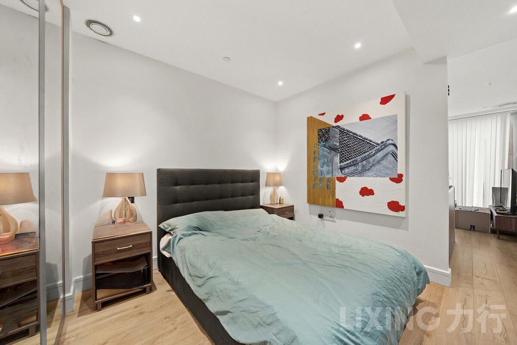 Stable Walk, Aldgate, E1 8ZF 1 bed apartment - £2,300 pcm (£531 pw)