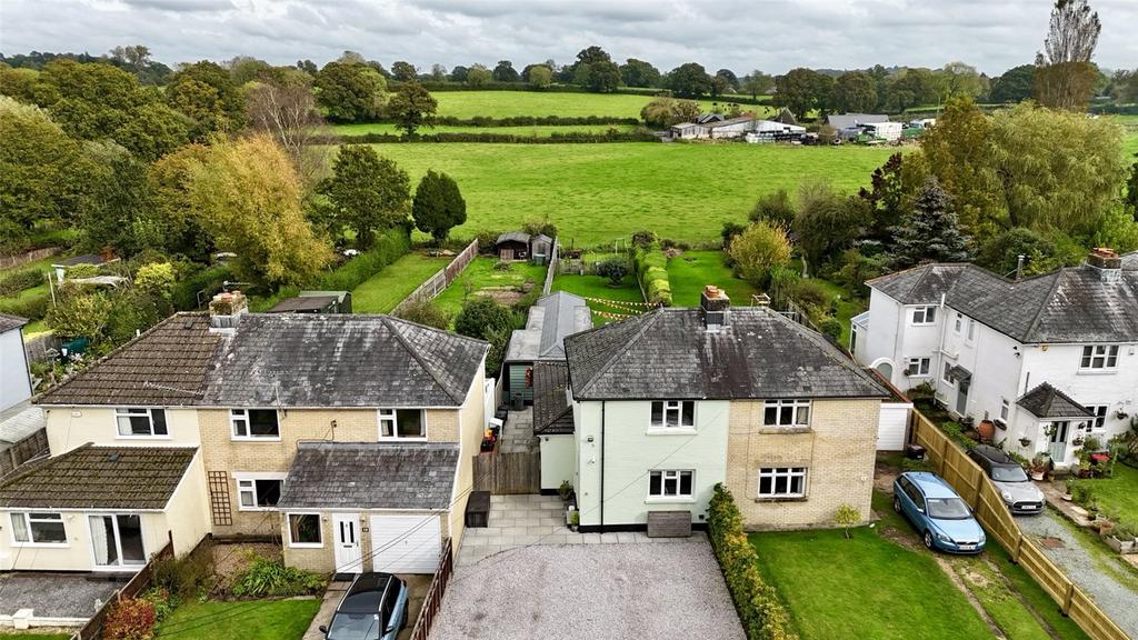 Pollards Moor Road, Copythorne... 2 bed semi-detached house - £495,000