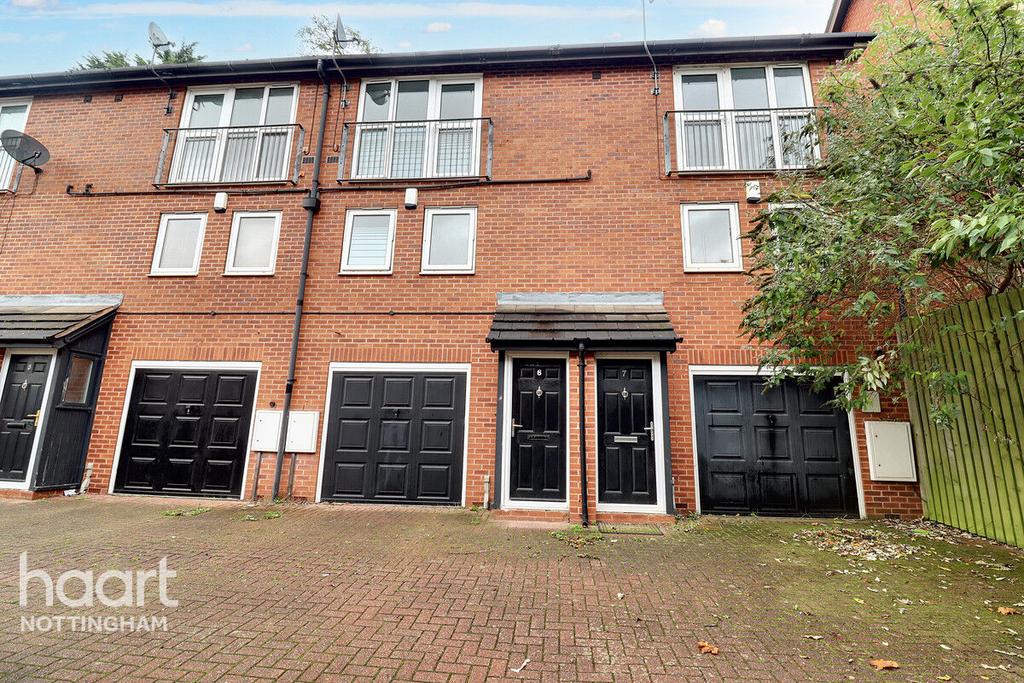 Archway Court, Nottingham 1 bed terraced house - £125,000