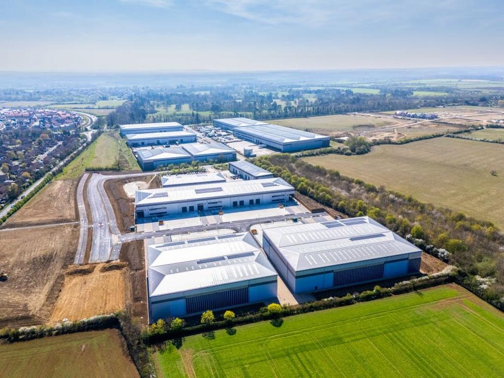 Cabot Bicester, Axis J9 Bicester... Warehouse - £22,912 pcm (£5,287 pw)