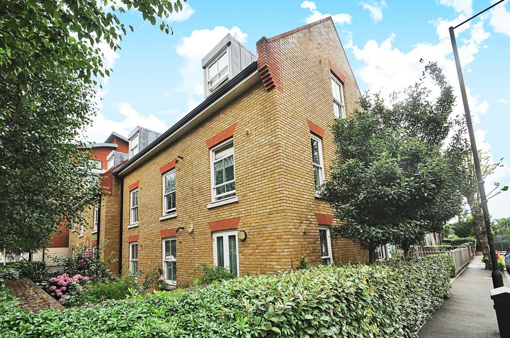 The Courtyard Alt Grove 2 bed flat to rent - £2,400 pcm (£554 pw)