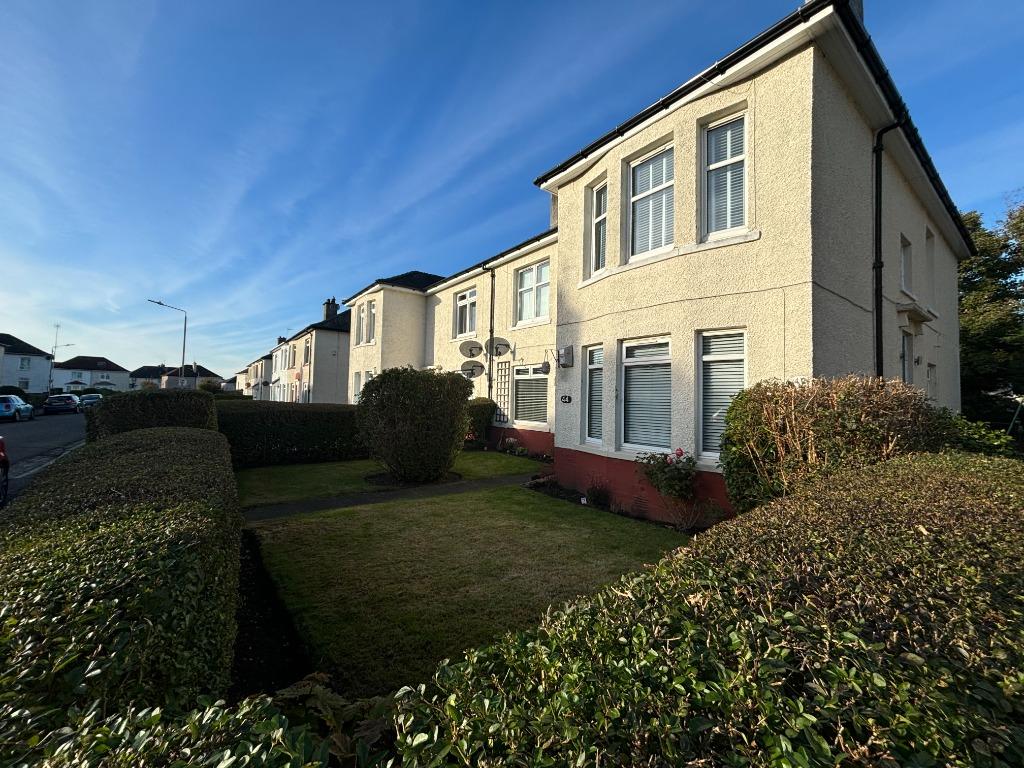 Dykebar Avenue, Knightswood, Glasgow... 3 bed flat - £895 pcm (£207 pw)