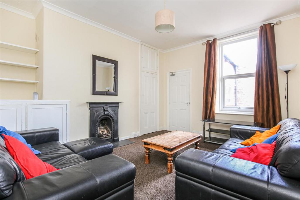 Holmwood Grove, Newcastle Upon Tyne NE2 5 bed maisonette - £3,250 pcm ...