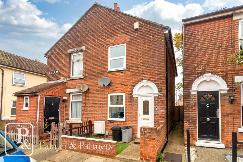 Lisle Road, New Town, Colchester... 3 bed semi-detached house - £250,000