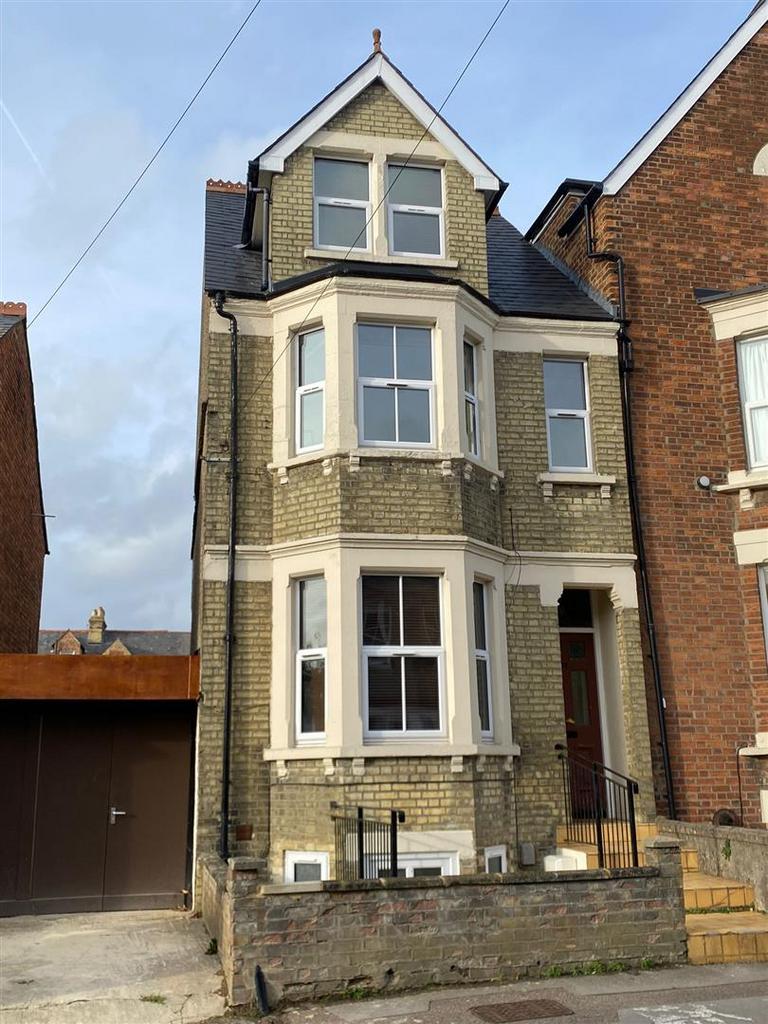 52 Bullingdon RoadOxfordSee Notes -... 6 bed house - £4,535 pcm (£1,047 pw)