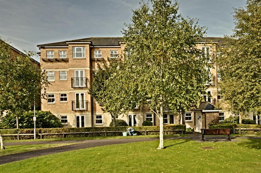 51 Venneit CloseRoger Dudman WayOxford 3 bed flat - £2,400 pcm (£554 pw)