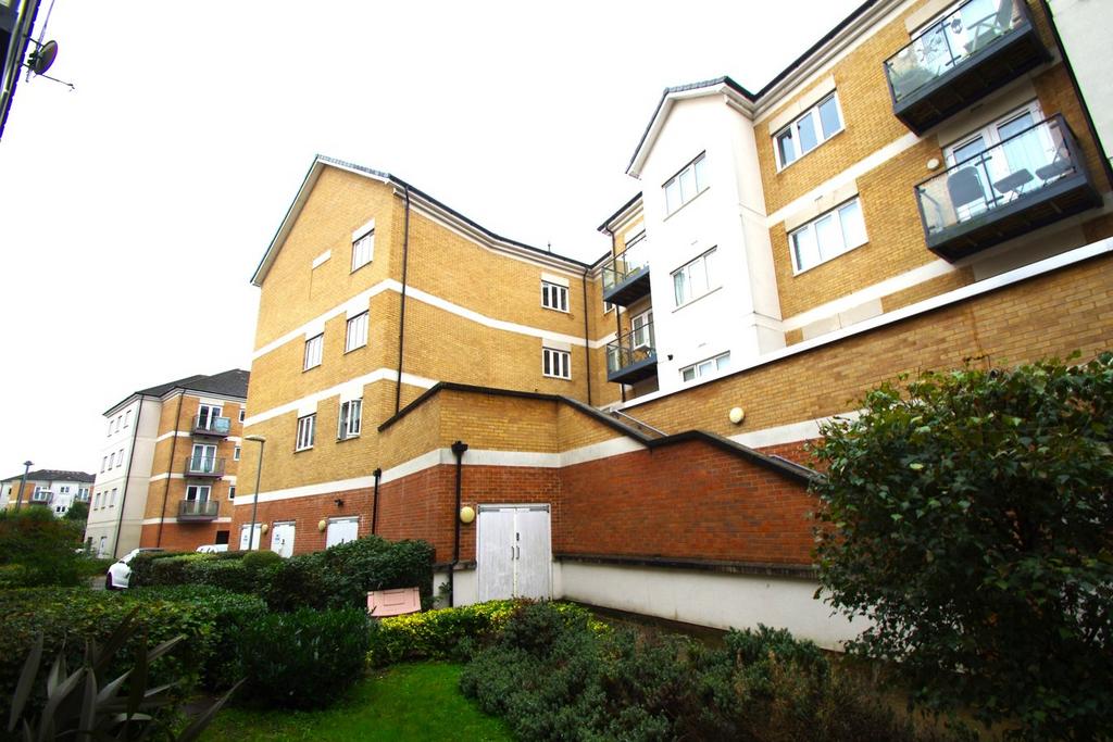 Ley Farm Close, Watford, WD25 2 bed apartment - £1,600 pcm (£369 pw)