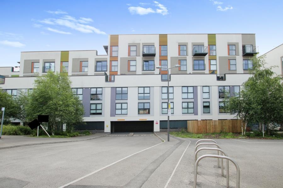 Long Down Avenue, Bristol BS16 2 bed apartment - £1,495 pcm (£345 pw)