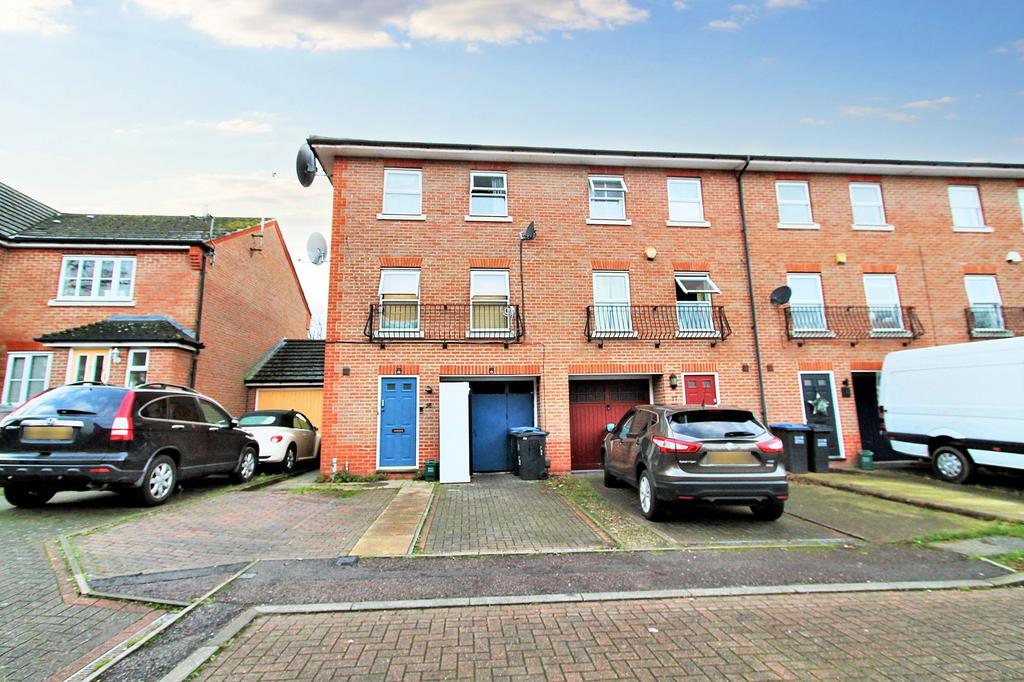 Oaklands Wood, Hatfield, AL10 6 bed townhouse - £475,000