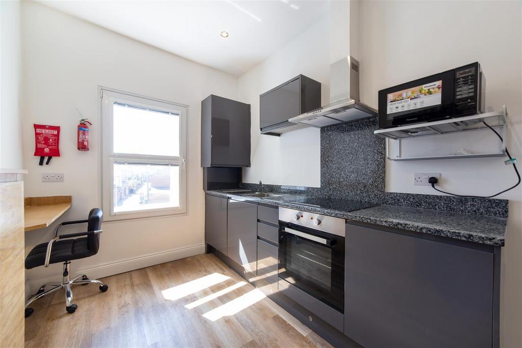 £207pppw - Osborne Terrace, Jesmond, NE2 Studio to rent - £900 pcm (£ ...