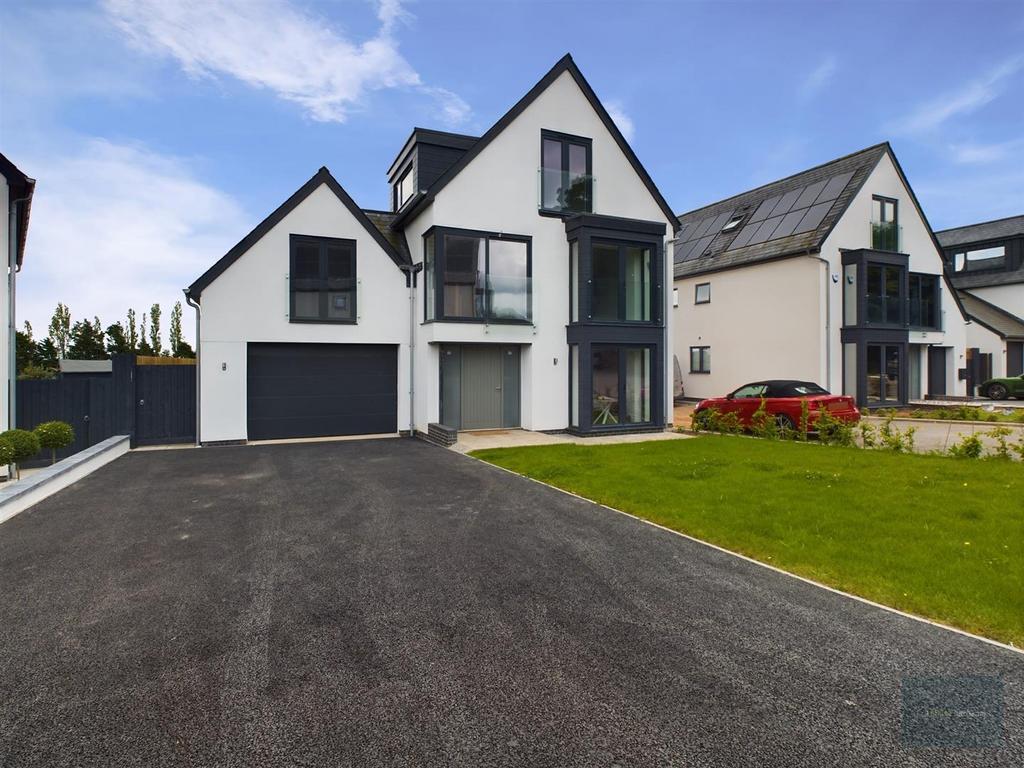 Regal Court, Exeter 4 bed detached house - £875,000