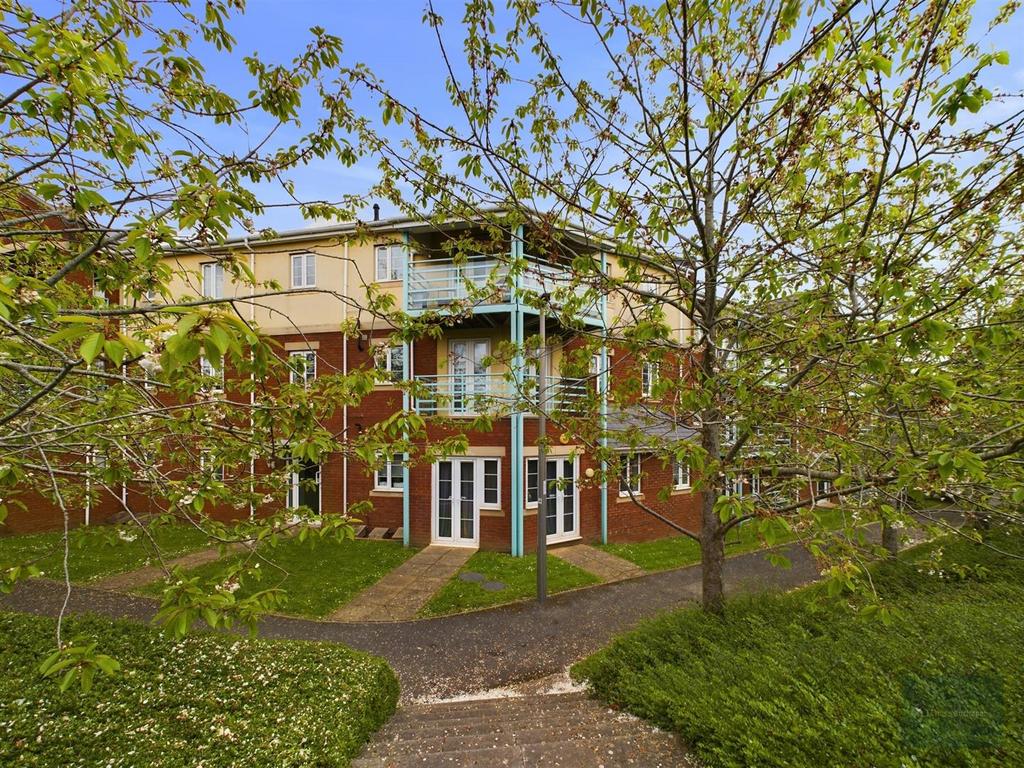 Russell Walk, Exeter 2 bed apartment for sale - £210,000