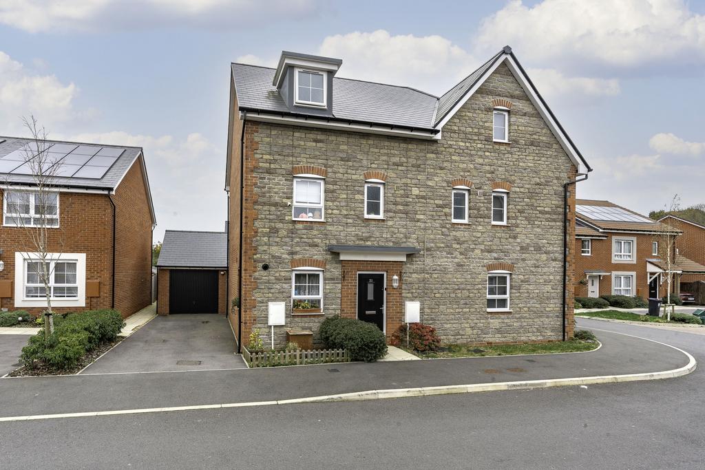 Lyde Green, BRISTOL BS16 4 bed semi-detached house - £450,000
