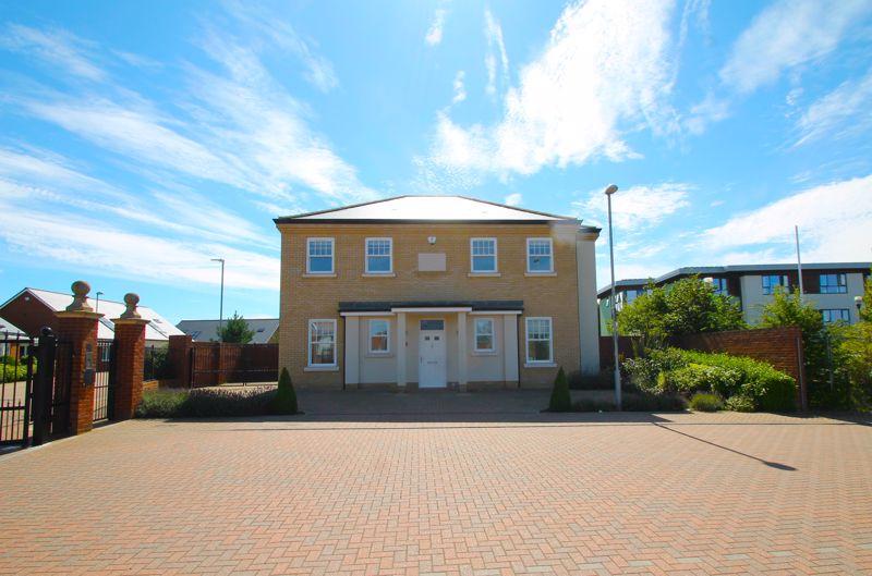 Hawkinge 4 bed detached house for sale - £520,000