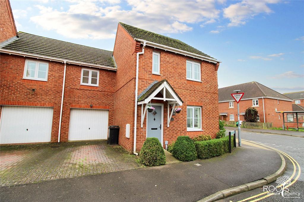 Paddison Court, Berkshire RG19 3 bed semi-detached house - £390,000
