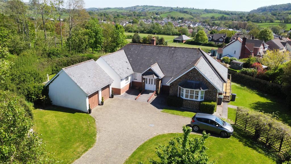 Acland Road, Landkey, Barnstaple... 5 bed bungalow for sale - £750,000