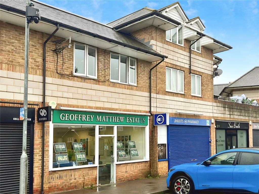 Great Ashby Way, Hertfordshire SG1 2 bed flat - £1,400 pcm (£323 pw)