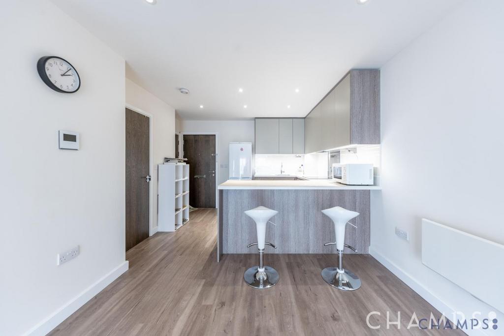 20 Boulevard Drive, NW9 5QF Studio - £360,000