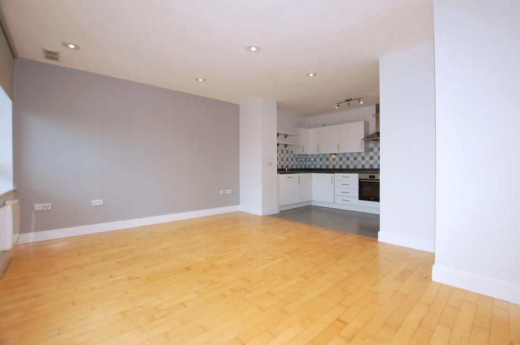 Lait House, 1 Albemarle Road... 1 bed penthouse - £1,500 pcm (£346 pw)