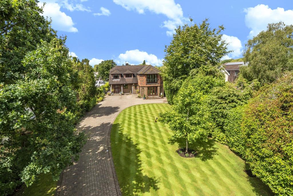 Hamm Court, Weybridge, KT13 4 bed detached house - £2,500,000