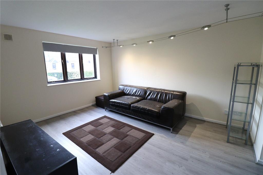 Siskin Court, London NW9 2 bed apartment - £1,700 pcm (£392 pw)