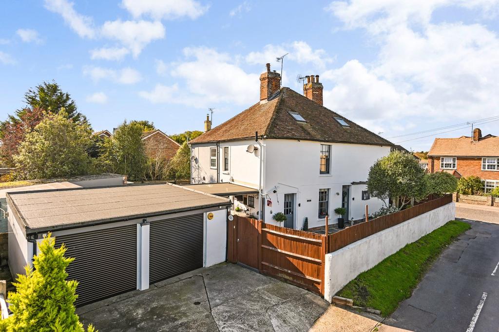 Station Road, Lydd, Romney Marsh... 3 bed semi-detached house for sale ...