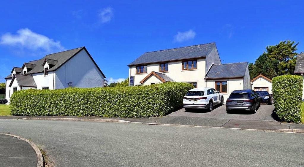 Southgate Park, Spittal, Haverfordwest 4 bed detached house - £1,300 ...