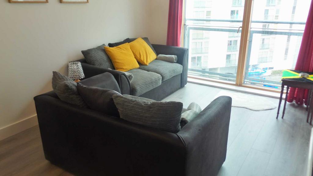 Water Street, Manchester M3 2 bed apartment - £1,250 pcm (£288 pw)