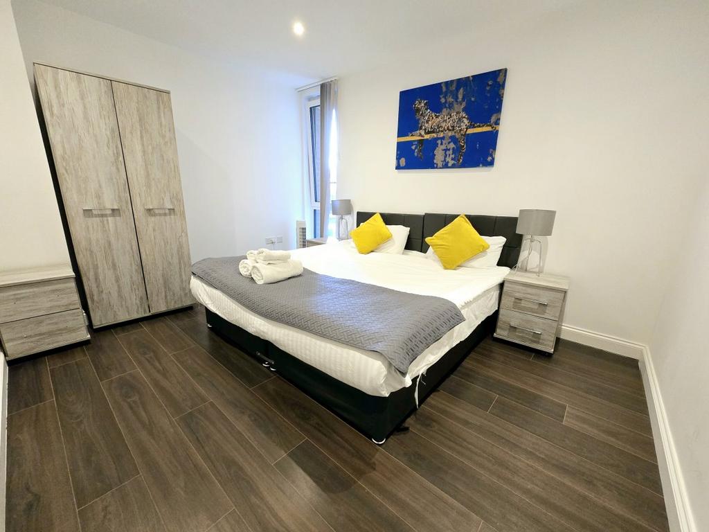 Sligo House, 1 bed flat - £1,400 pcm (£323 pw)