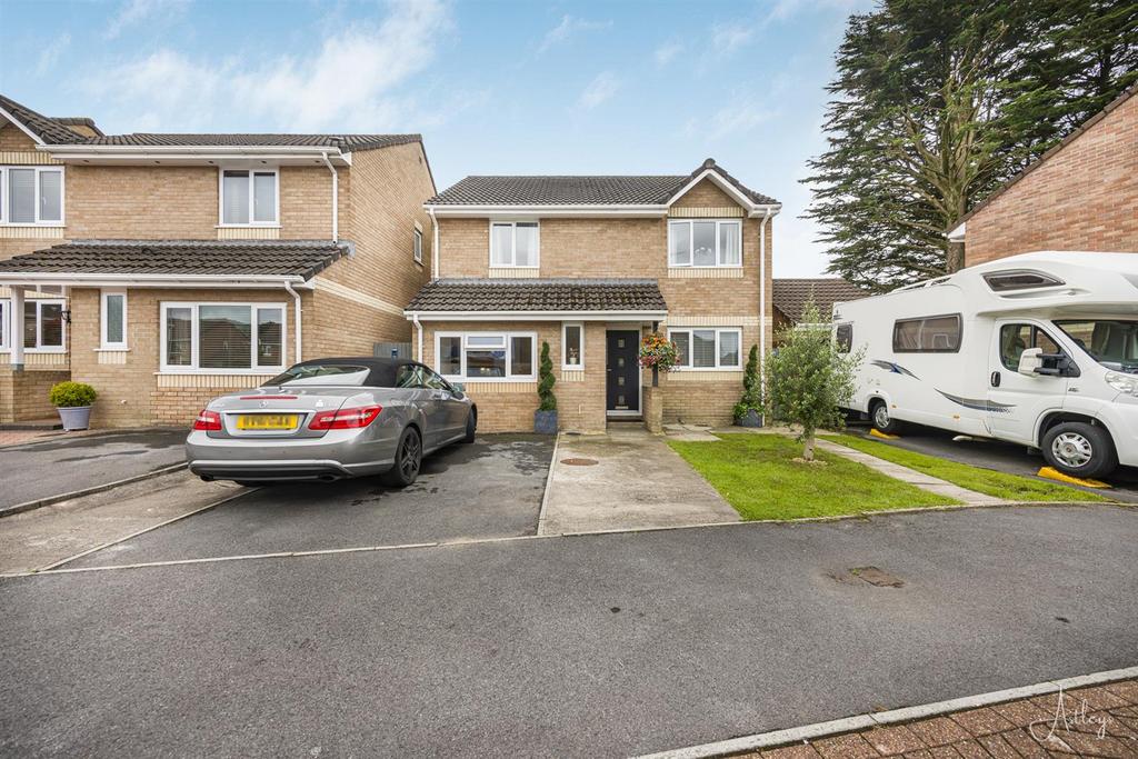 Nightingale Park, Cimla, Neath 5 bed detached house - £298,000