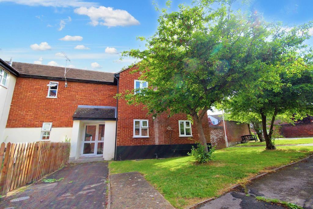 Belgrave Road, Billericay 1 bed ground floor flat - £925 pcm (£213 pw)