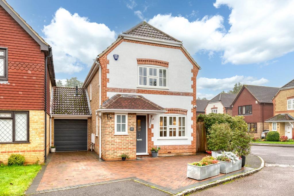 Goldsmith Close, Wokingham RG40 3 bed link detached house for sale - £ ...
