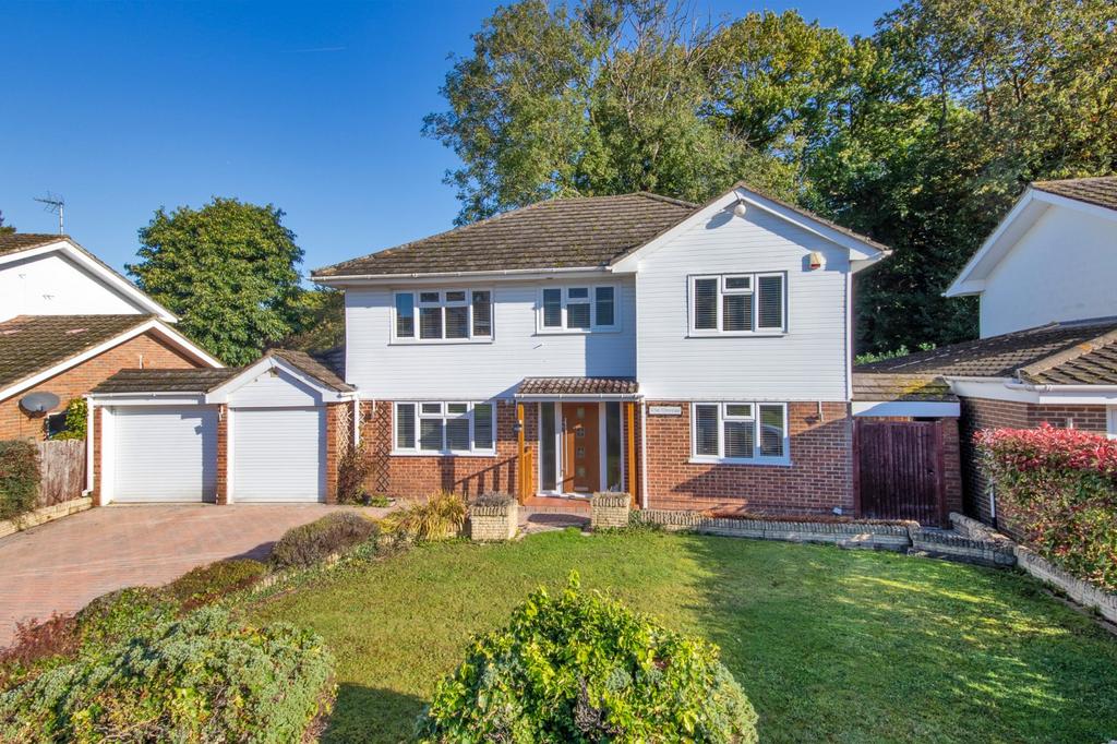 Conifer Drive, Meopham, Gravesend... 5 bed detached house for sale - £ ...