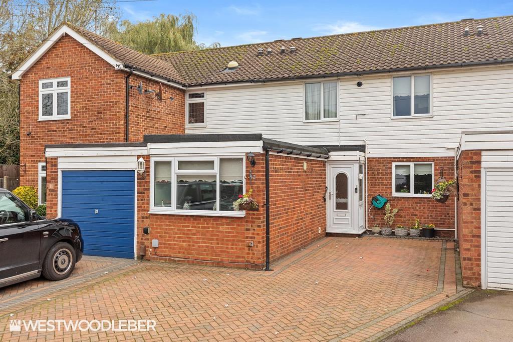 Elizabeth Close, Waltham Abbey EN9 3 bed terraced house for sale - £459,995