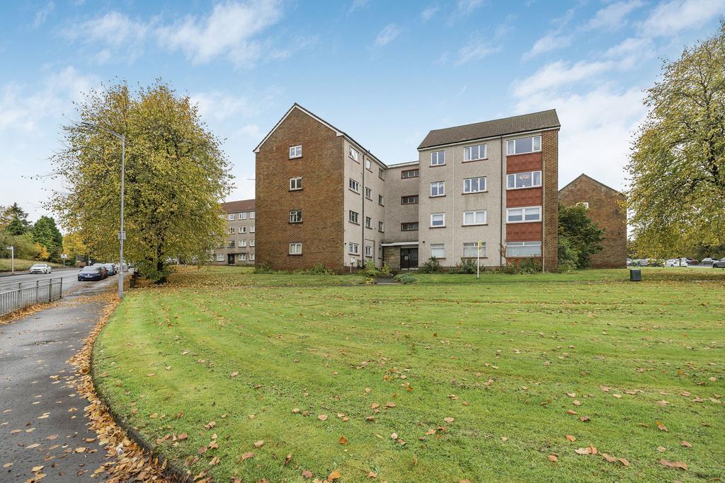 Aurs Road, Barrhead G78 3 bed flat - £89,950