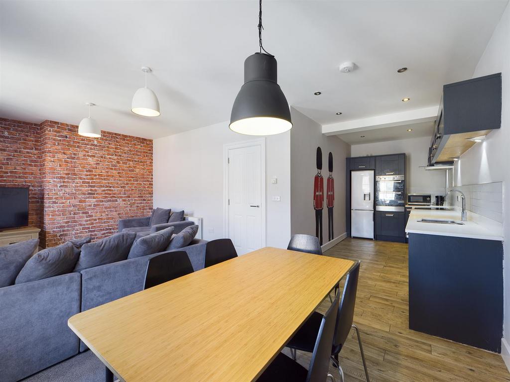 St. James Street, Newcastle Upon Tyne... 5 bed apartment - £3,099 pcm ...