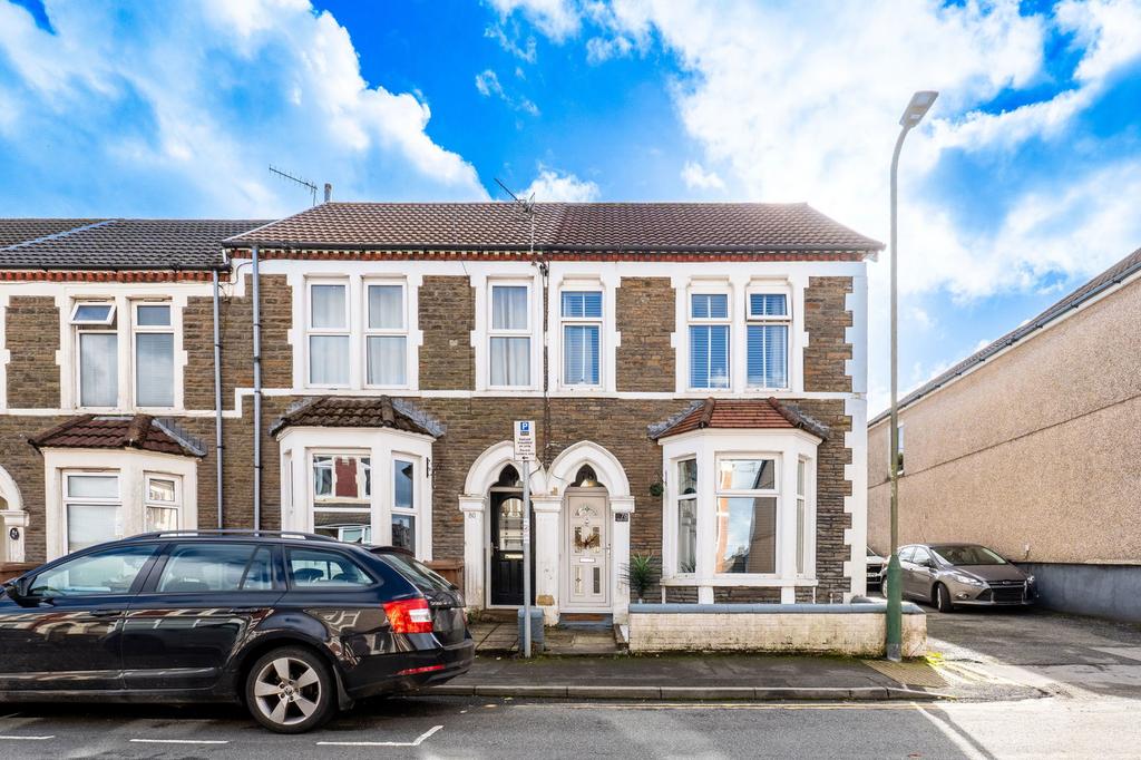 Bartlett Street, Caerphilly, CF83 1JU 3 bed end of terrace house - £240,000