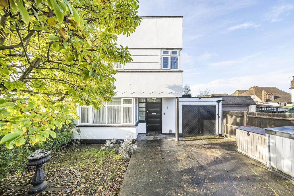 Barnfield, New Malden 3 bed semi-detached house for sale - £700,000