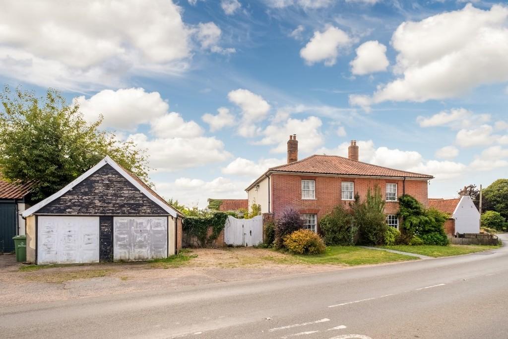 Old Buckenham 6 bed detached house - £650,000