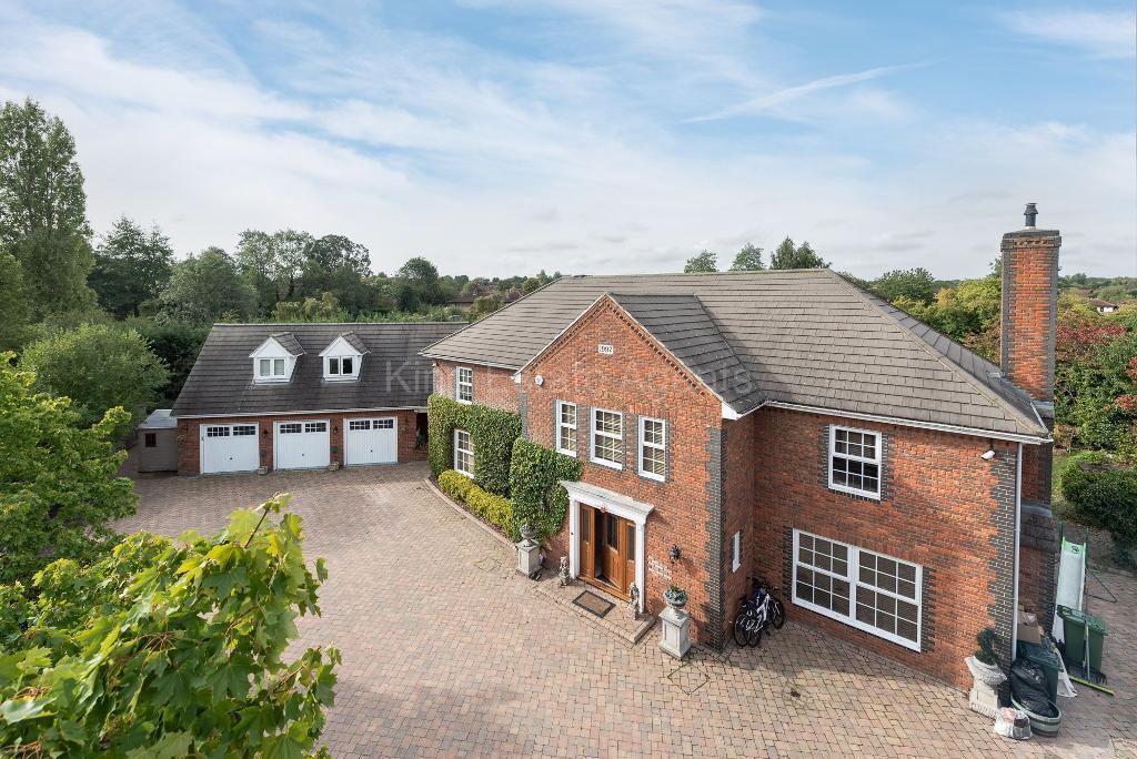 Willen, Milton Keynes MK15 5 bed detached house - £4,350 pcm (£1,004 pw)