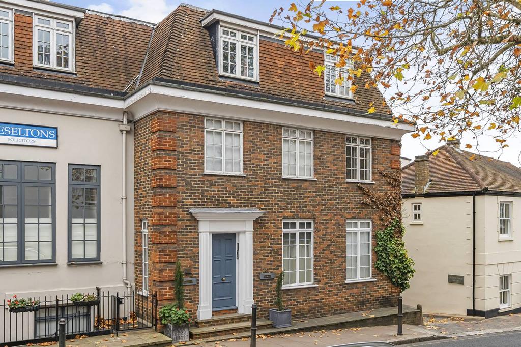 High Street, Harrow on the Hill... Studio - £2,900 pcm (£669 pw)