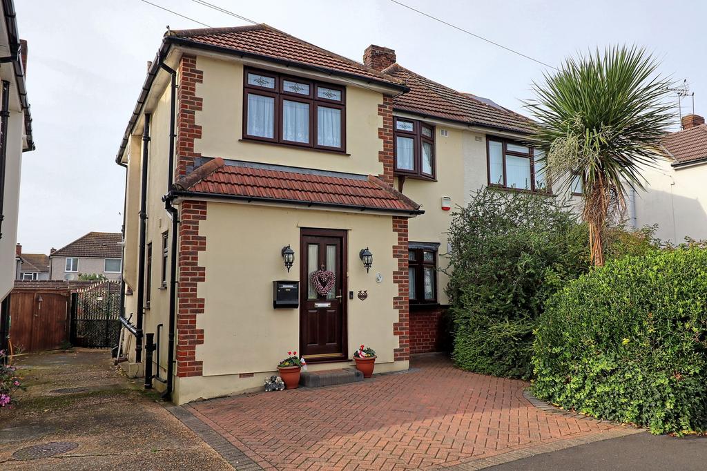 Laburnum Walk, Hornchurch RM12 3 bed semi-detached house - £550,000