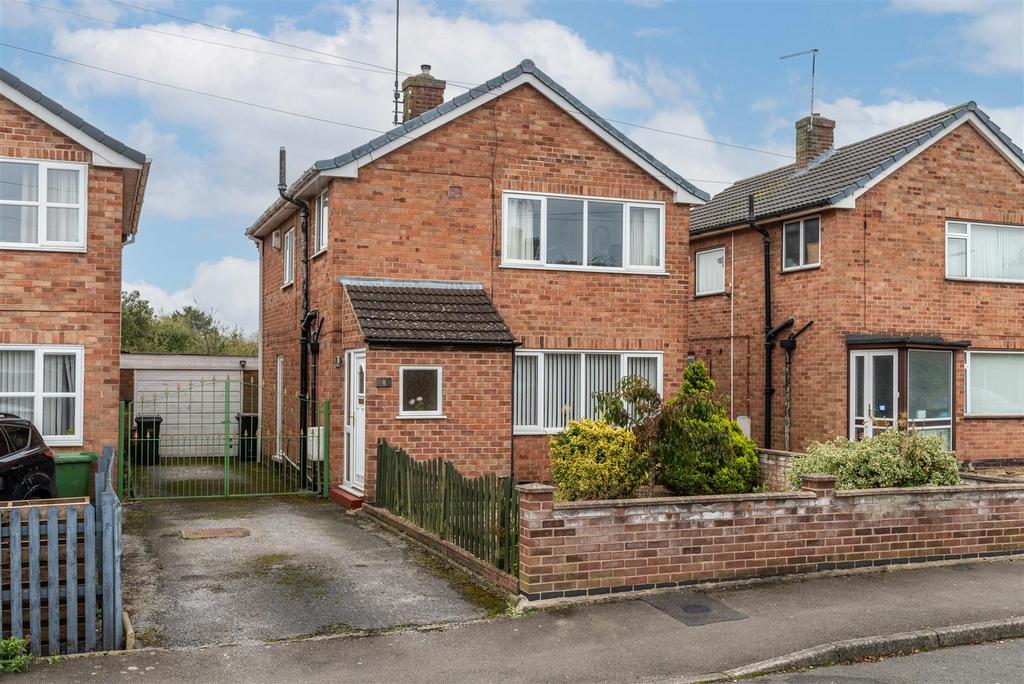 Routh Avenue, Derby DE74 3 bed detached house - £295,000