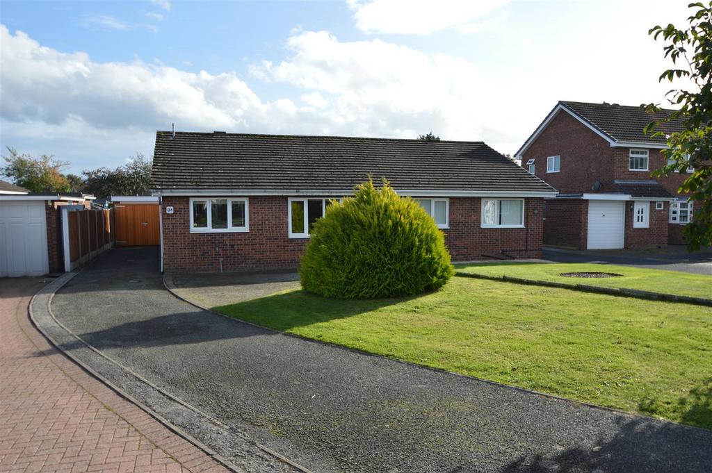 Primrose Drive, Shrewsbury 2 bed semi-detached bungalow - £270,000
