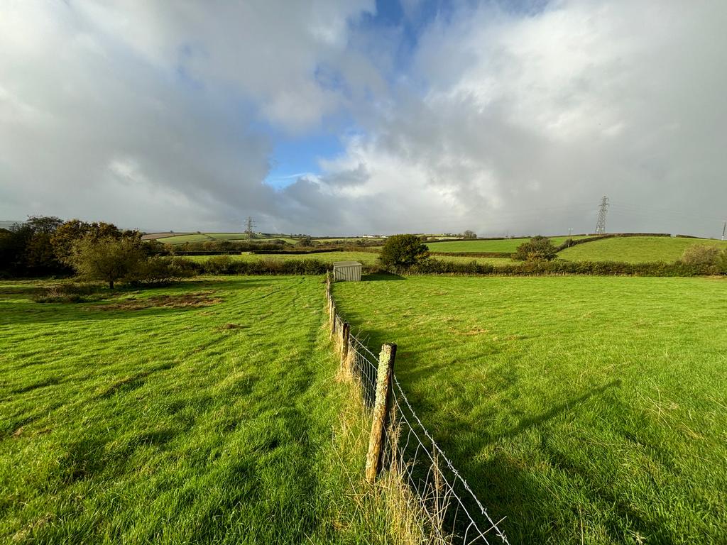 Henfwlch Road, Carmarthen, SA33 Smallholding - £40,000