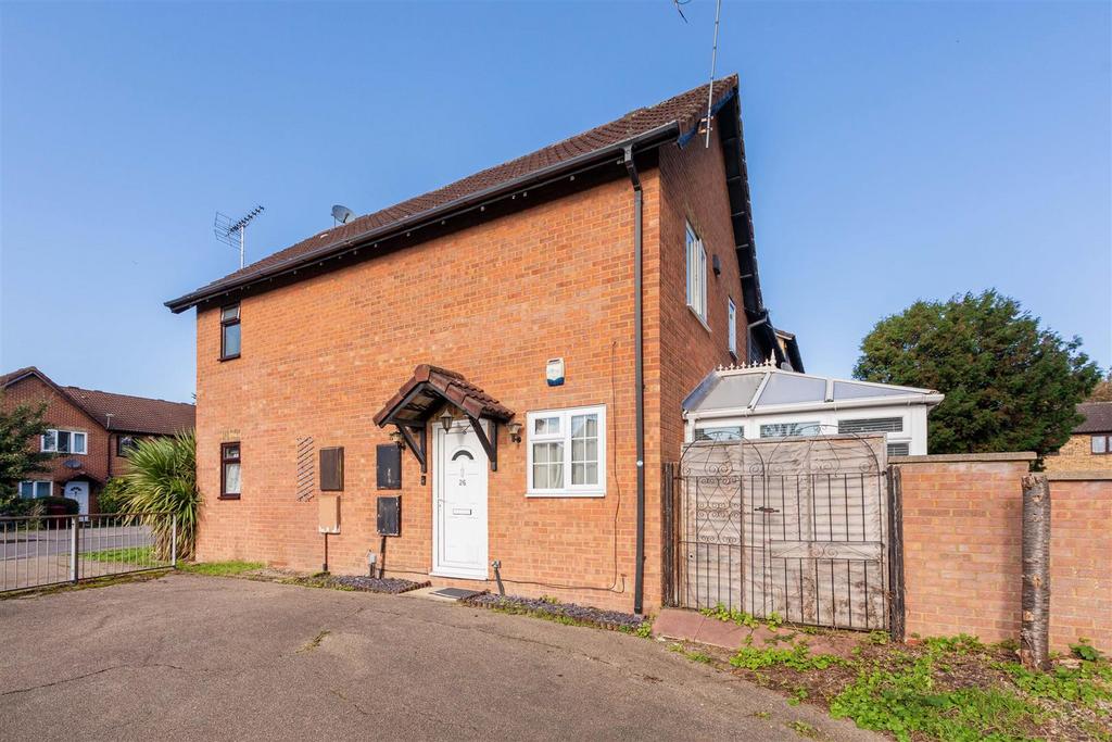 Haig Drive, Slough 1 bed end of terrace house - £276,500
