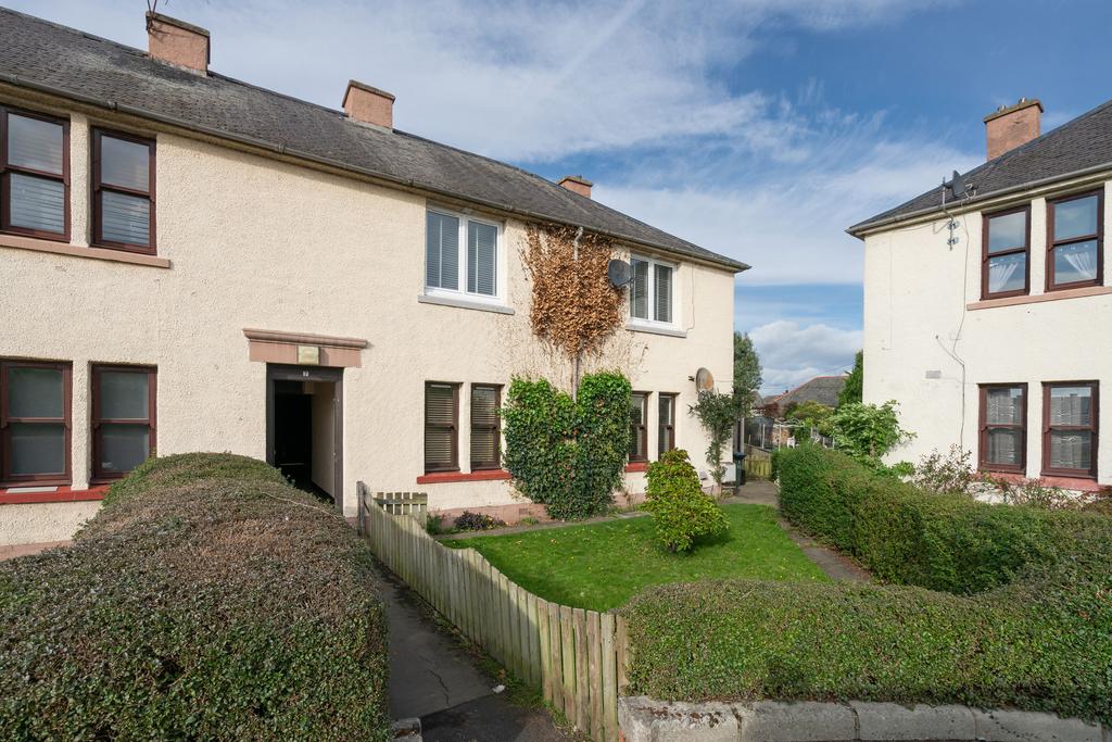 7C, Stoneybank Gardens North... 2 bed flat - £155,000