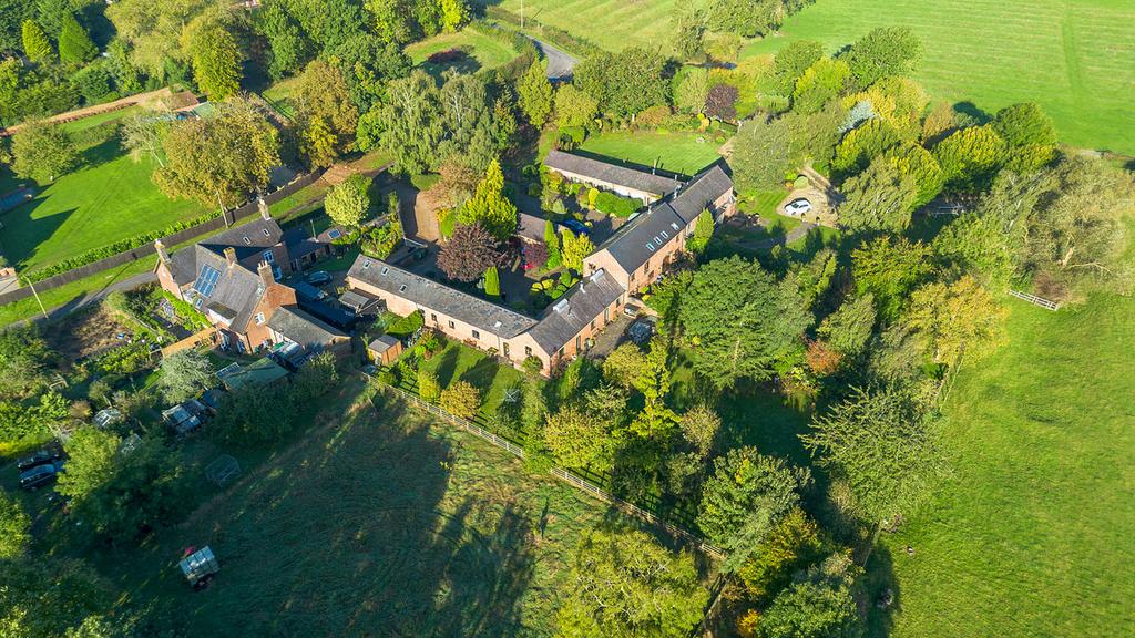 Overstone Road Withybrook Coventry... 4 bed barn conversion - £900,000