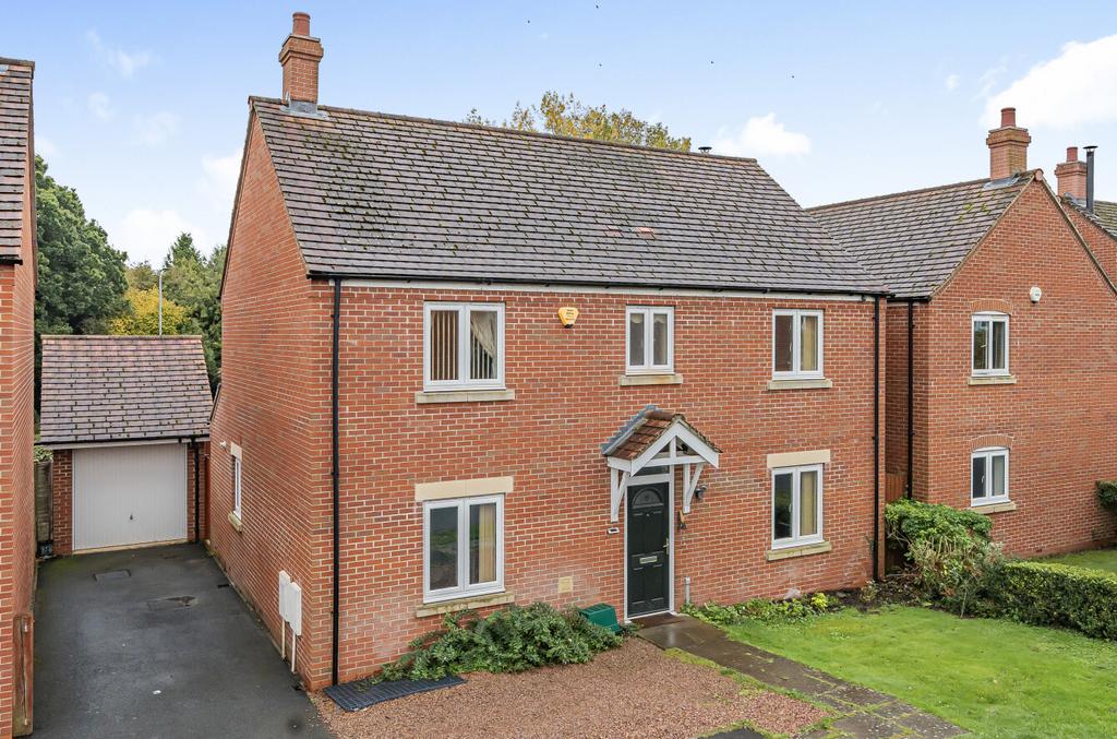 Leominster HR6 5 bed detached house for sale - £350,000