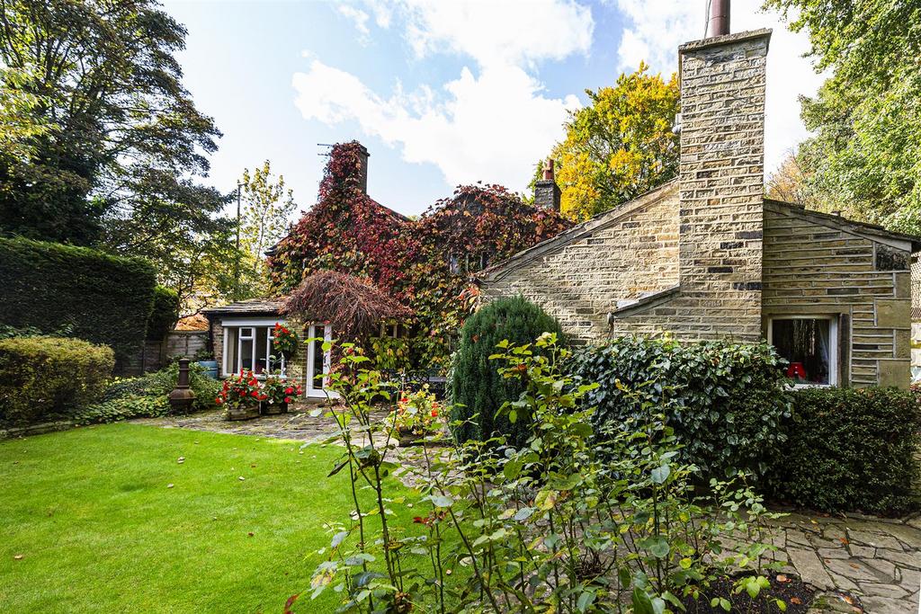 Harrock, 73, Wakefield Road... 6 bed semi-detached house - £695,000